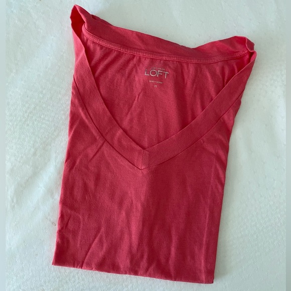LOFT | Tops | Loft Basic Tee | Poshmark
